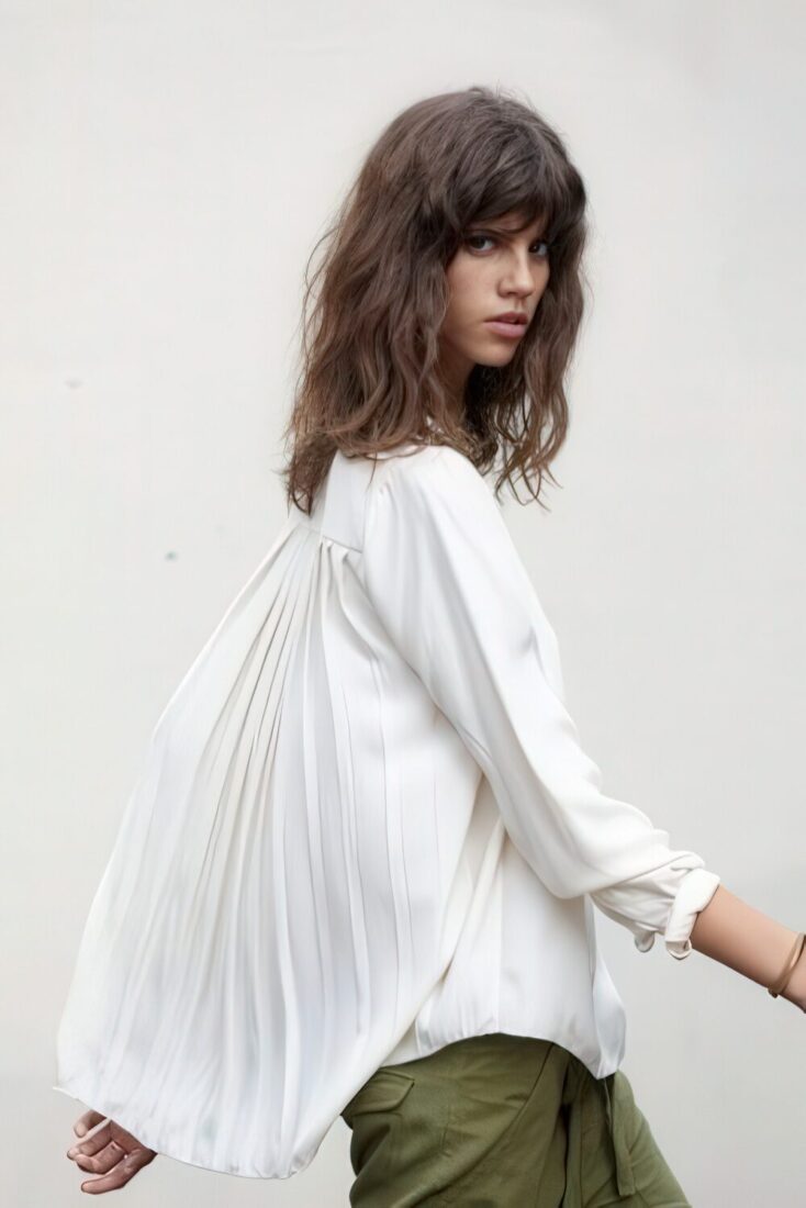 15 Romantic Pleated Blouse Ideas For Spring - Styleoholic